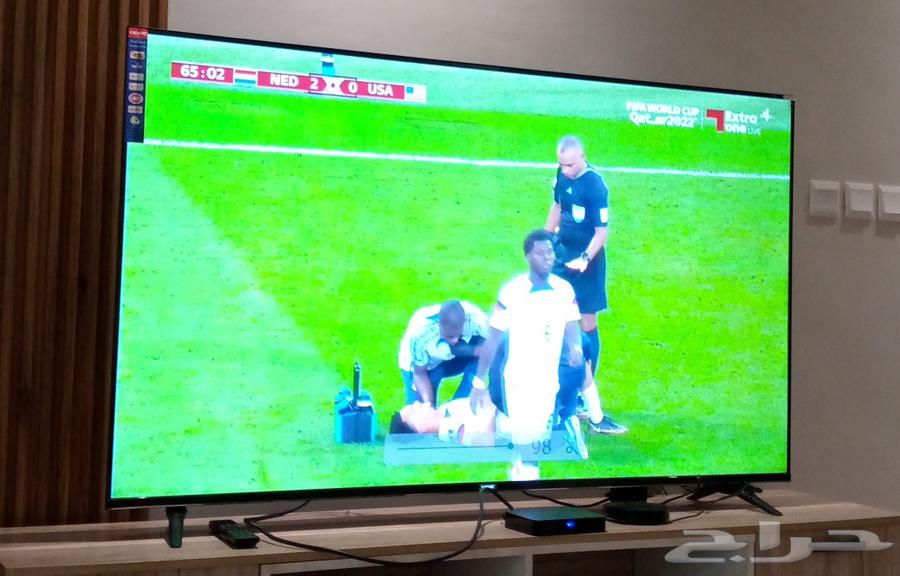 شاشة KMC 65 سمارت 4K بدون ايطار اندرويد لزقاتها عليها