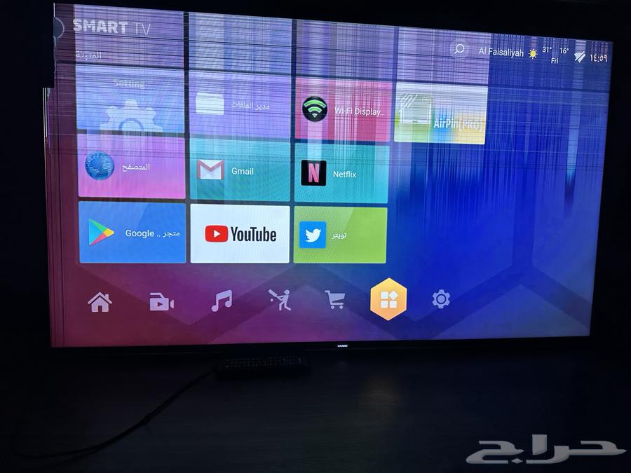 شاشة KMC 65 بوصه فيها كسر بسيط اعلى الشاشه | موقع حراج